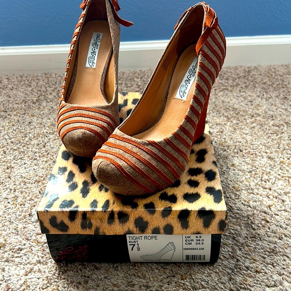 naughty monkey | Shoes | Naughty Monkey Platform Closed Toed Heels ...